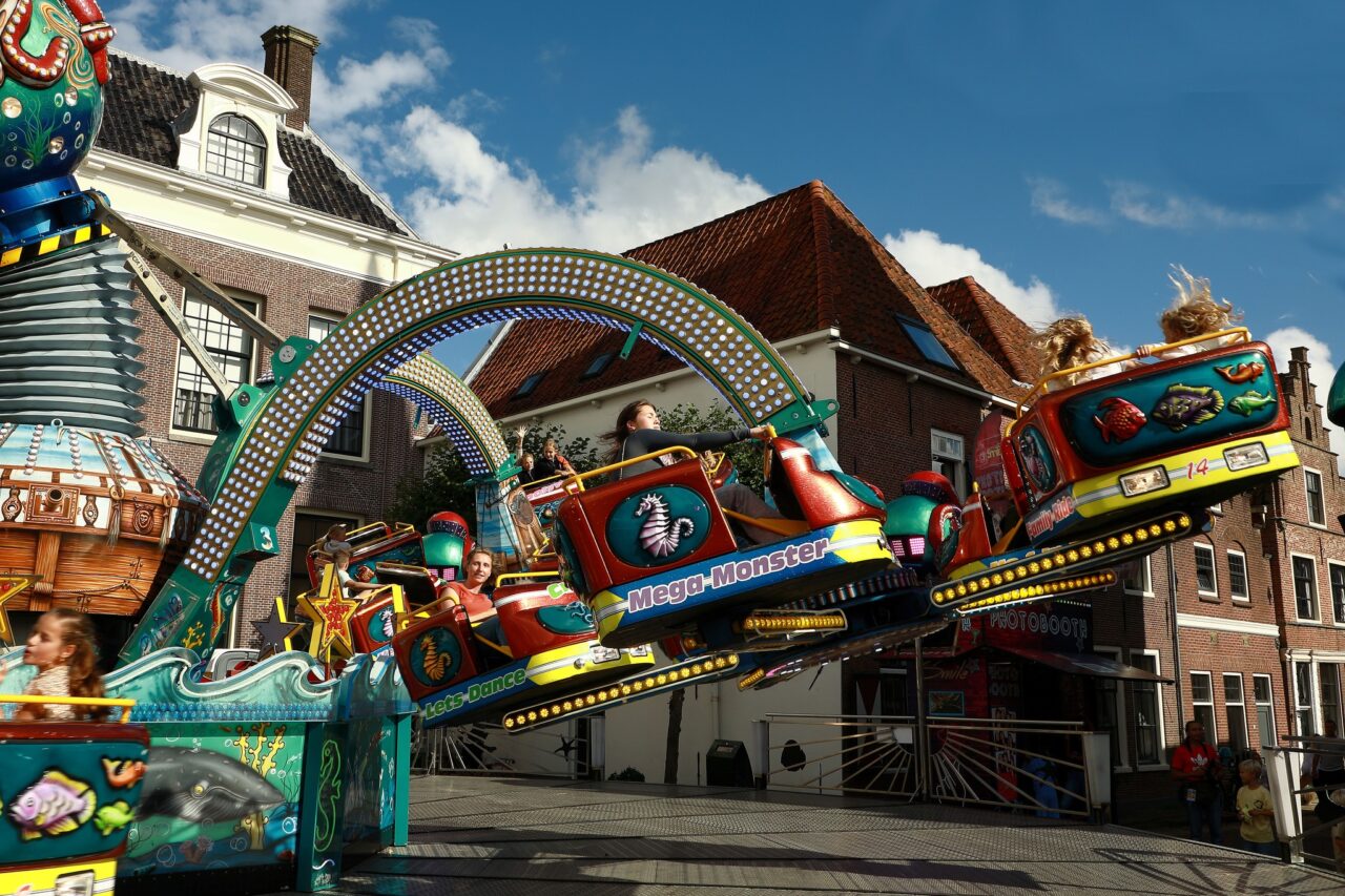 Twee gezellige kermissen in Edam en Volendam | Lokale Omroep Volendam Edam