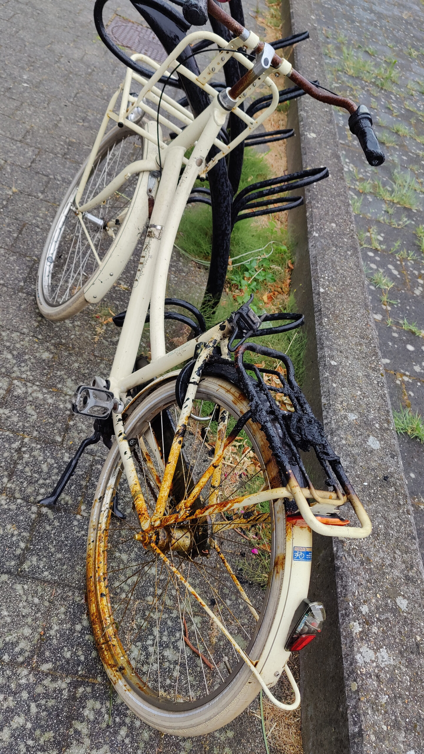 Brand in overdekte fietsenstalling aan de Vuurtorengracht | Lokale ...