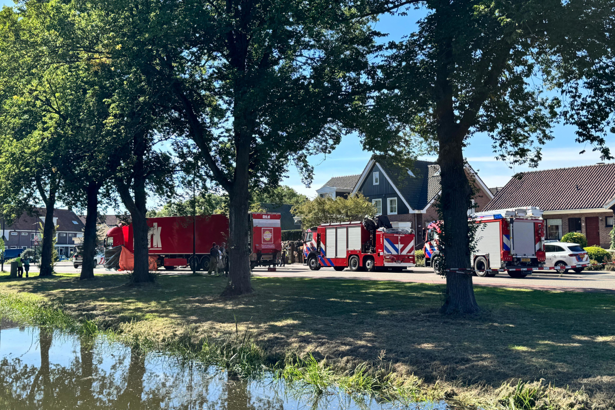 Vrouw overleden na aanrijding met vrachtwagen | Lokale Omroep Volendam Edam