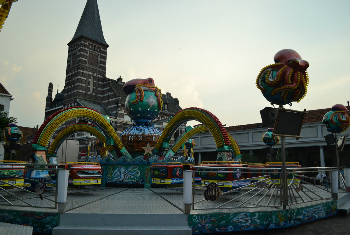 Opbouw kermis in Edam nadert einde | Lokale Omroep Volendam Edam