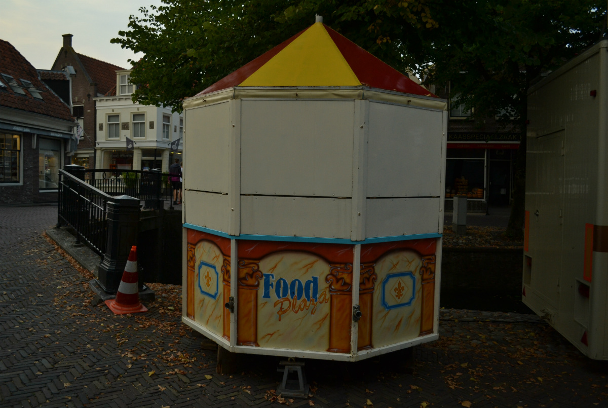 Opbouw kermis in Edam nadert einde | Lokale Omroep Volendam Edam