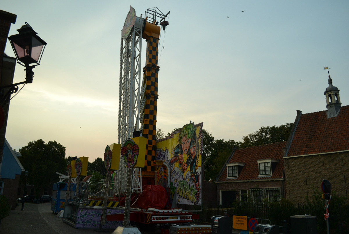 Opbouw kermis in Edam nadert einde | Lokale Omroep Volendam Edam